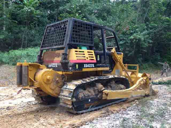 Chinese XG4221L forestry logging bulldozer with mechnical winch for ...